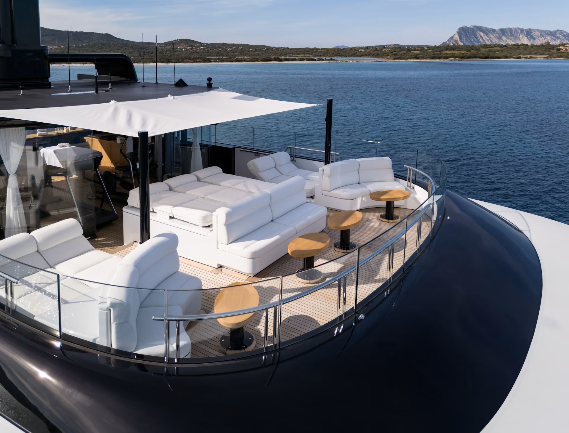 Yacht STARFIRE, Lurssen | CHARTERWORLD Luxury Superyacht Charters